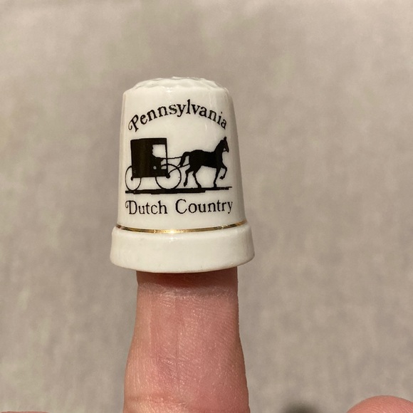 Vintage | Art | Vintage Porcelain Thimble Pennsylvania Dutch Country ...